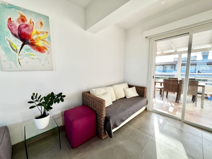 Stay: Capari Light Apartment| 3 Br| Large Veranda - Mağusa
