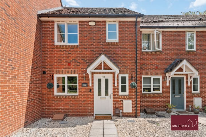 Wokingham - Three Bed House - Parking - Bracknell