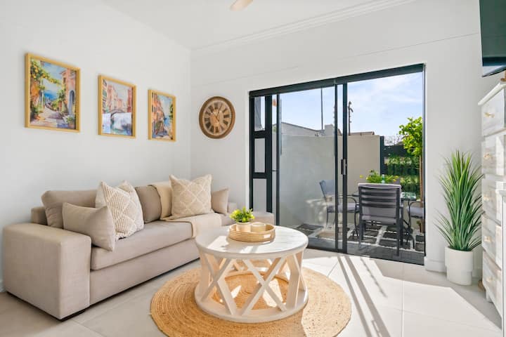 Bloubergstrand Studio Braai Views Secure Parking - パークランズ