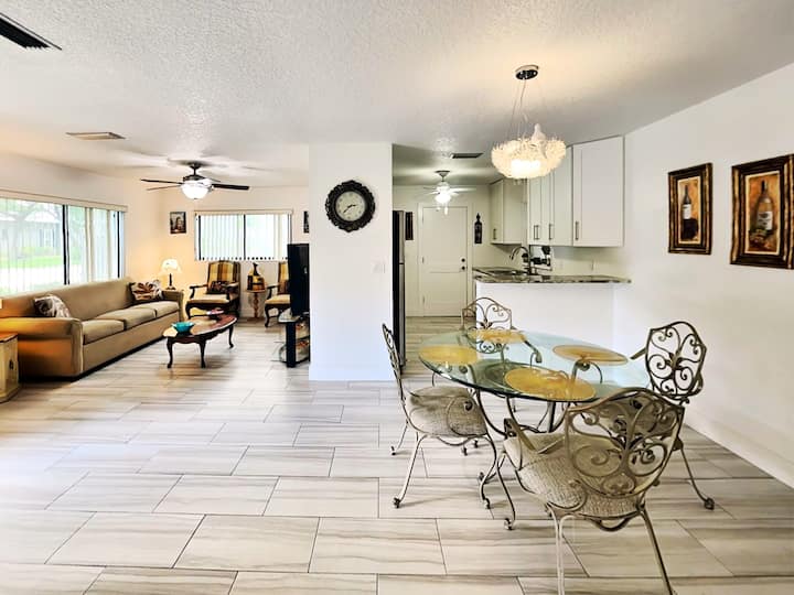 Summer Breeze | Near Beach + Pet-friendly! - セント・オーガスティン, FL