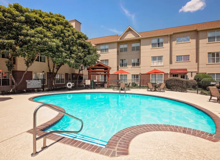 Near At&t Stadium | Free Breakfast + Full Kitchen - Arlington, TX