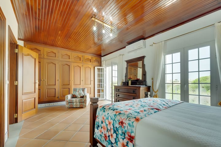 Peaceful Escape Close To Algarve Hotspots - Albufeira