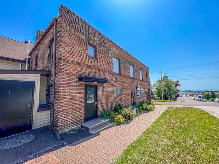 Cascade Cornerstone West Is A Modern Long Term - Grand Marais, MN