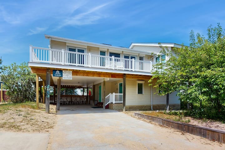 Well-appointed 5br Oceanview | Private Pool | Deck - Virginia Beach, VA