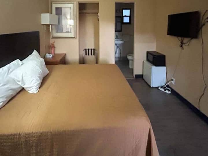 Motel 6 Williams, Az_1 King Bed | Nmsk, - Williams, AZ