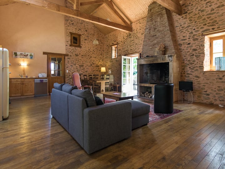 Gîte à Chaleix Proche Forêt Et Lac - Dordogne