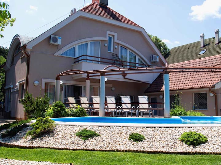 Holiday Home With Pool And Whirlpool Only 100 Metr - Siófok