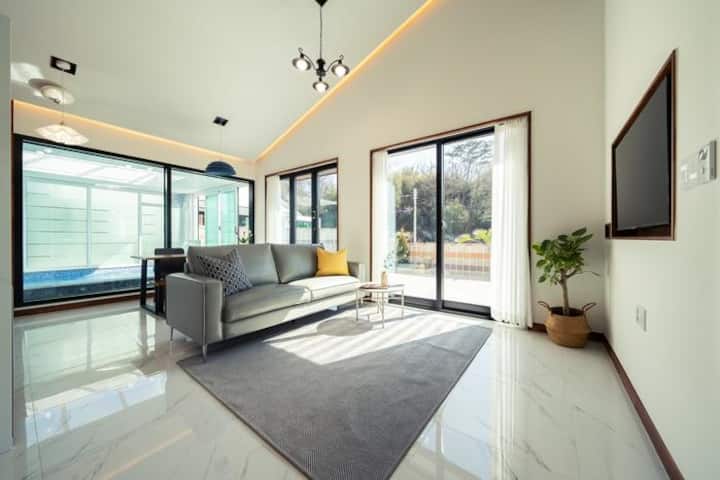 깔끔하고 모던한 스타일 객실, 연정 A동 (미온수 실내수영 - Gyeongju-si