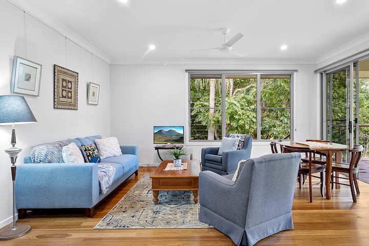 Quiet Ninderry Cottage With Peaceful Rural Outlook - Sunshine Coast Queensland, Australia