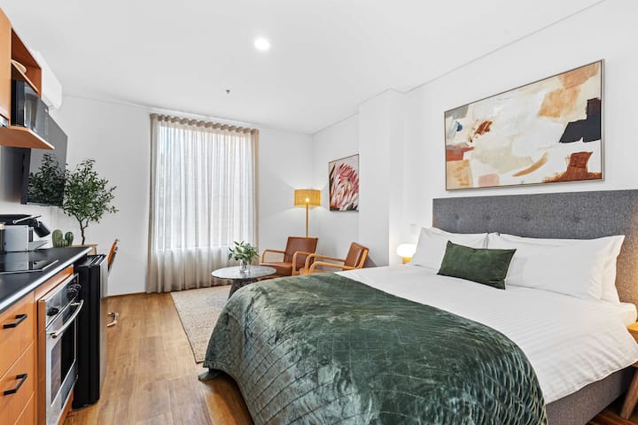 Stroll To The Swan River & Shopping Malls! - Perth