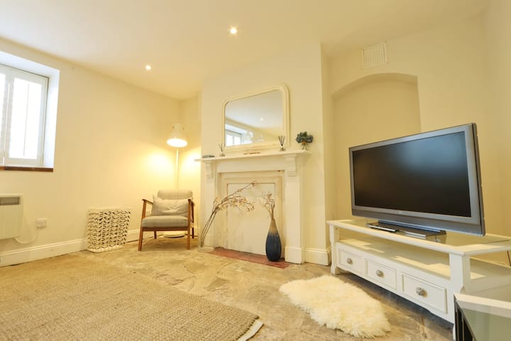 Spacious Boutique Apartment In Clifton - Hopewell - Brístol