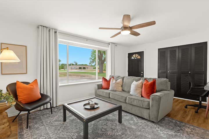 New! Pet Friendly 1br Flat Near Downtown Royal Oak - Troy, MI