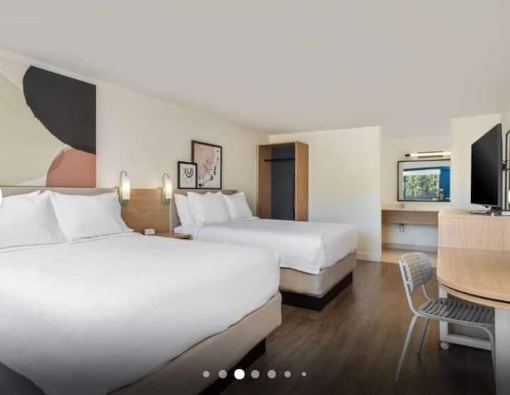 Relaxing Queen Stay W/ Pool Access, Near Museums! - Hilton Head Island, SC