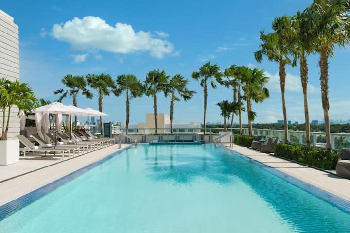 Near Miami Beach | Shuttle. Rooftop Pool. Fitness - Surfside, FL