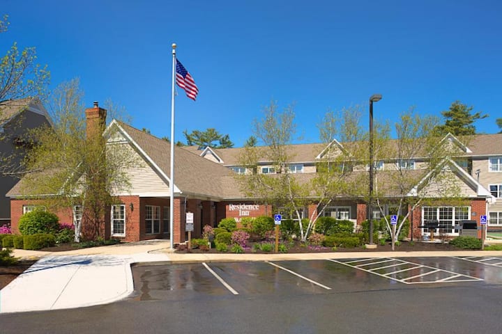 Scarborough Suites With Pool & Hot Breakfast - Scarborough, ME