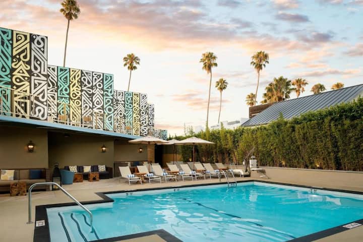 Sunny Getaway | Sightseeing. Outdoor Pool - Venice Beach, CA