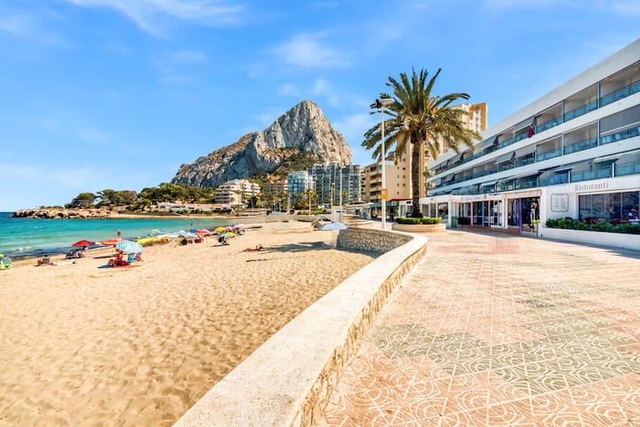 Calpe | Beachfront | Sea Views | Pool & A/c - Calp