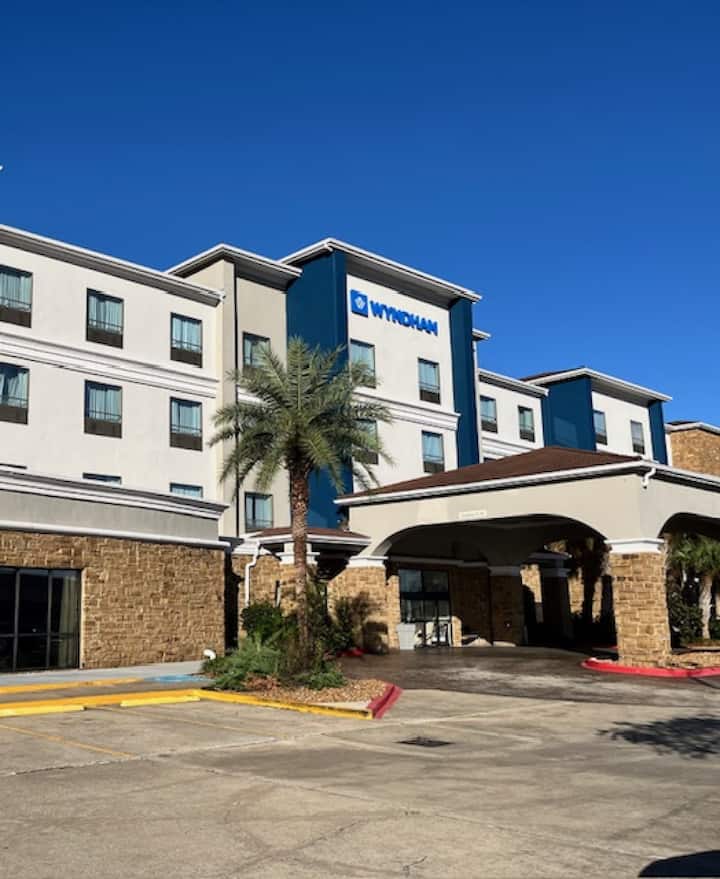 Near Golden Nugget Casino + Pool. Restaurant. Bar. - Lake Charles, LA