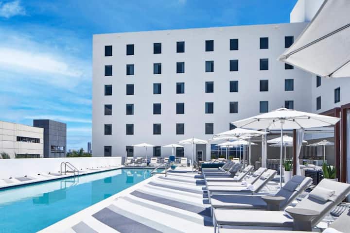 Steps From Gulfstream Park | Restaurant & Pool - Aventura, FL