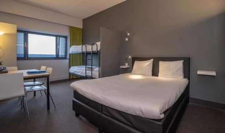 Relax In Style With Whirlpool And Sauna Access - Maasmechelen