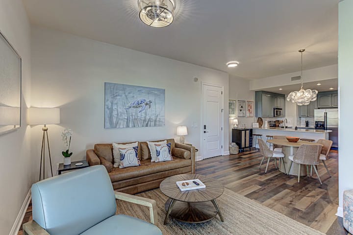 Waterfront Condo For 4 With Resort Pool & Lake Vie - Horseshoe Bay, TX