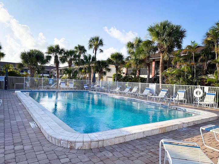 Poolside 2br – Boca To Manasota In Minutes - Englewood