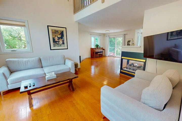 5br Chalet With Mountain Views, 1 Acre Private Lot - 藍山