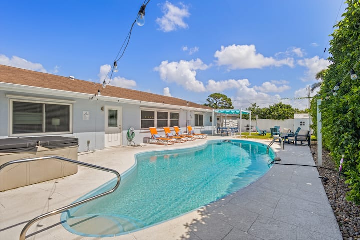 Heated Pool, 75"tv, Hot Tub, 3 Kings, Ami & Img - Bradenton, FL
