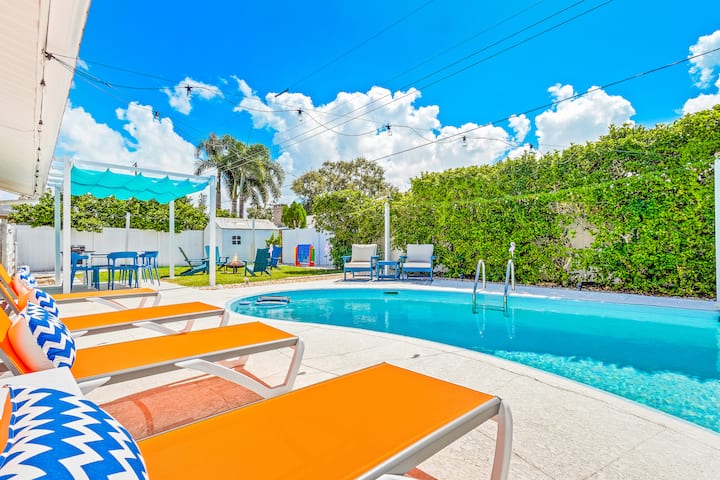 Private Oasis W/ Heated Saltwater Pool & Hot Tub - Anna Maria Island, FL