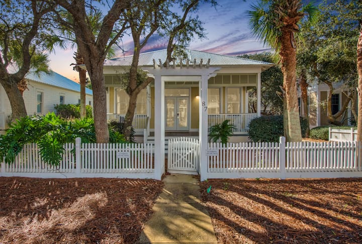 The Salty Palm- Free Beach Service & Pet Friendly! - Miramar Beach, FL