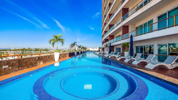 4br Marina Ocean-view Above Casino 2 Suites - Puerto Vallarta
