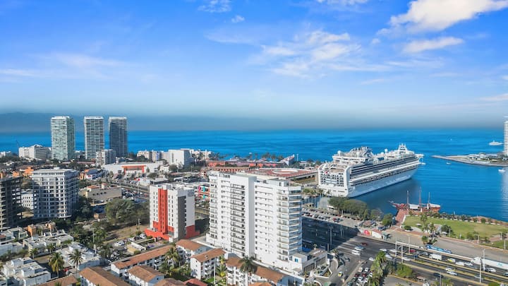 4br Marina Ocean-view Above Casino 2 Suites - Puerto Vallarta