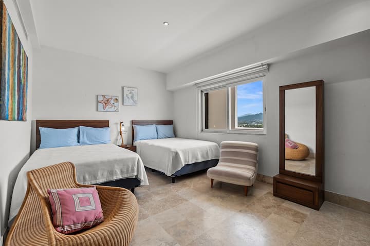 4br Marina Ocean-view Above Casino 2 Suites - Puerto Vallarta