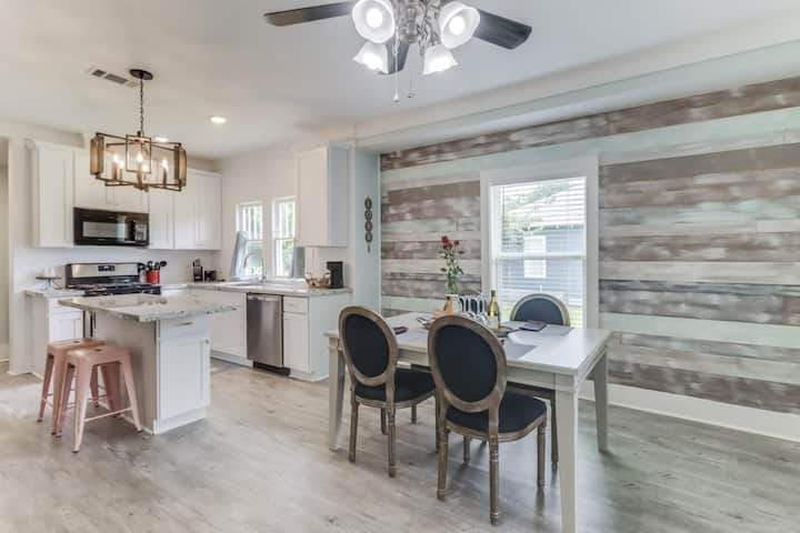 The Lucky Sands Escape - Gulfport, MS