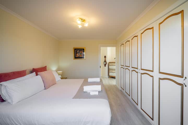 Salty Kisses - Bicheno