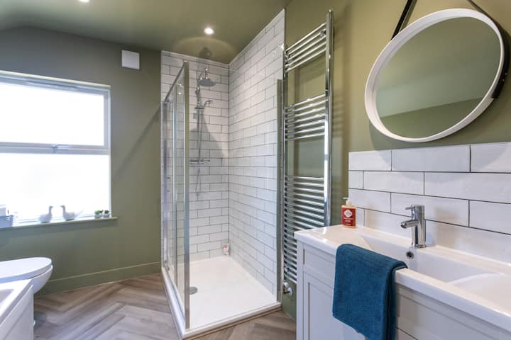 Lansdown House Long Stays Free Parking And Wi-fi - Swindon