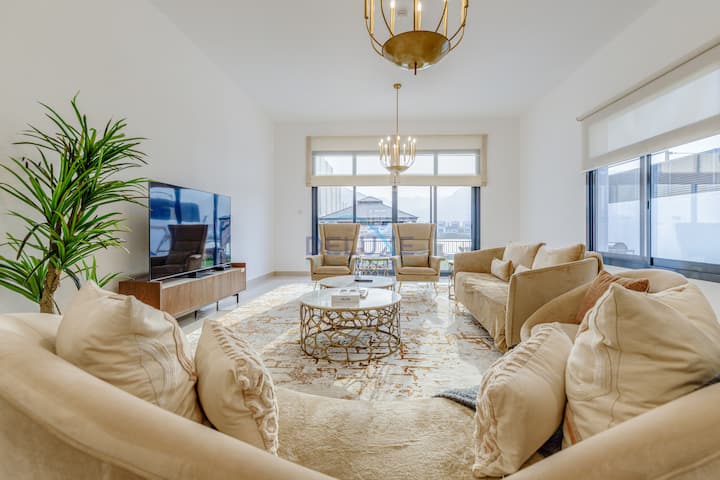 Beautiful Villa With Sea Views And Jacuzzi - United Arab Emirates