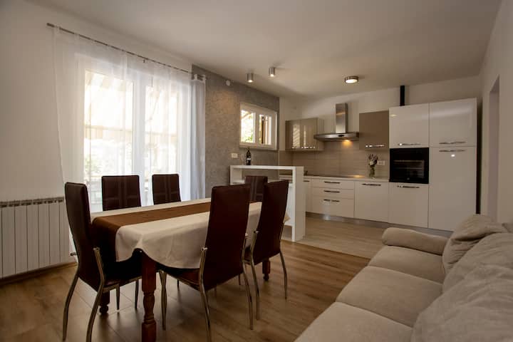 Holiday Apartment With Terrace - Rovinj