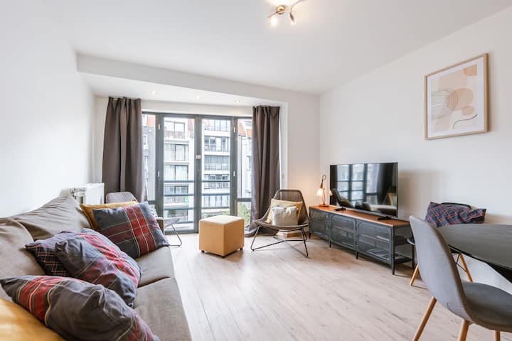 Huswell - Bright & Stylish Apartment With Balcony - Bruges