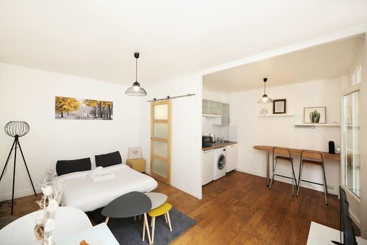 Appartement Avec Bureau Proche Montmartre - P2 - Paris