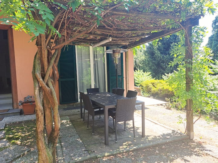 Parmi Les Collines Près De Côme (Villa Marta) - Como