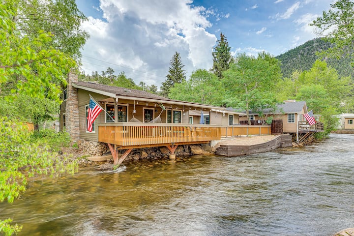 Private Hot Tub - Riverfront Cabin In Estes Park! - Estes Park, CO
