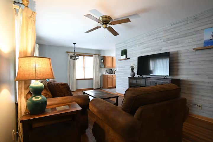Cozy Corner House – Stay For 7 - Lake Geneva, WI