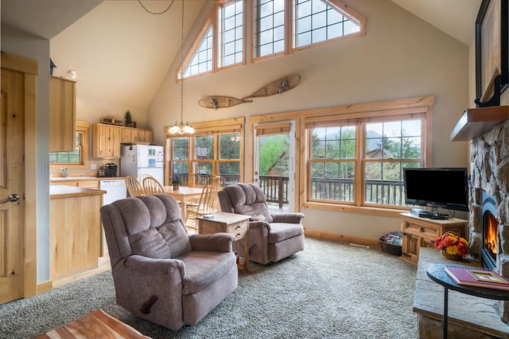 Awesome Cabin Views, Bbq, Fireplace, King Beds - Estes Park, CO