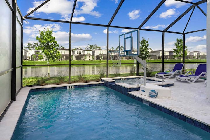 The Fun Retreat | New Villa Near Universal Studios - Orlando, FL