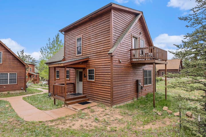 Shared Hot Tub! K Beds, Fireplace, Walk To Lake - Estes Park, CO