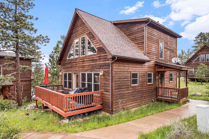 Upstairs Ac! Fireplace, Deck, Bbq, Shared Hot Tub - Estes Park, CO