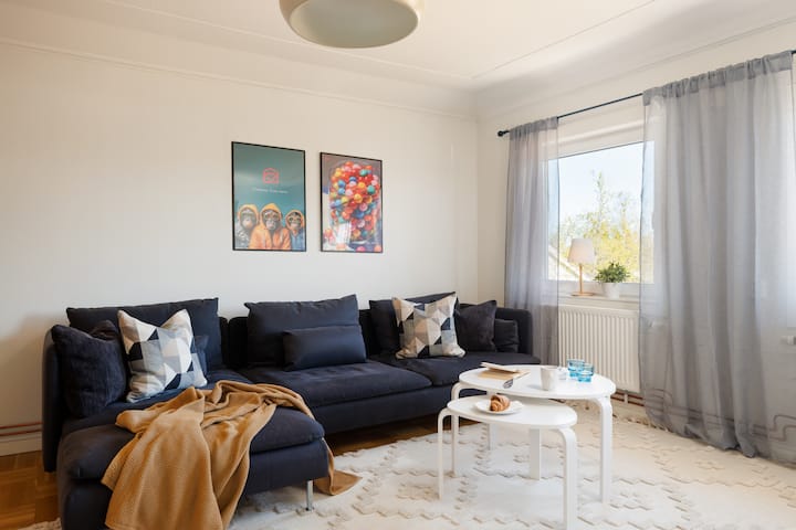 Spacious 1br Apartment W/ Separate Guest Room - Boden