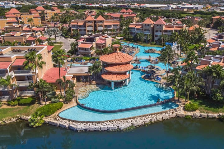 Azure For Jen - Golf & Waterview Condo - Aruba