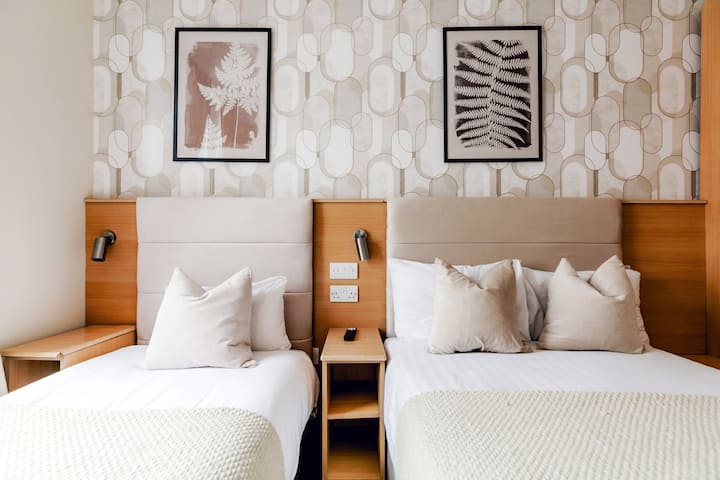 Standard Triple Room Ensuite Mina Hotel - Central London